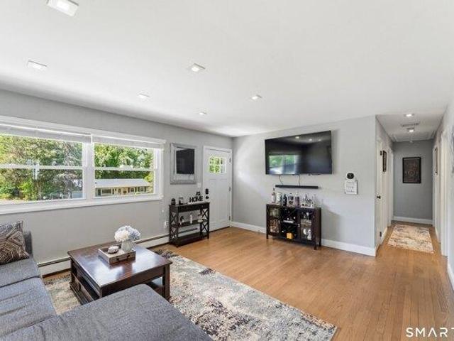 house with 3 bedroom, Newtown CT ES103101095