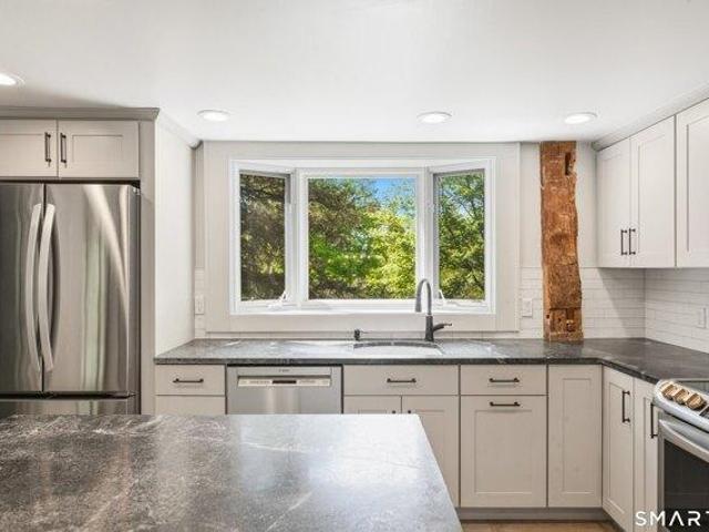 house with 3 bedroom, Newtown CT ES103621711