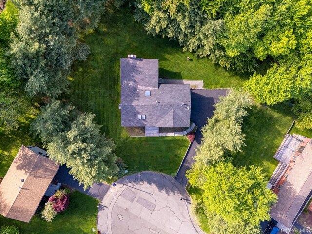 house with 3 bedroom, New City NY DLS102282289