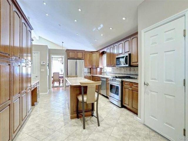 house with 3 bedroom, New City NY ES105192244