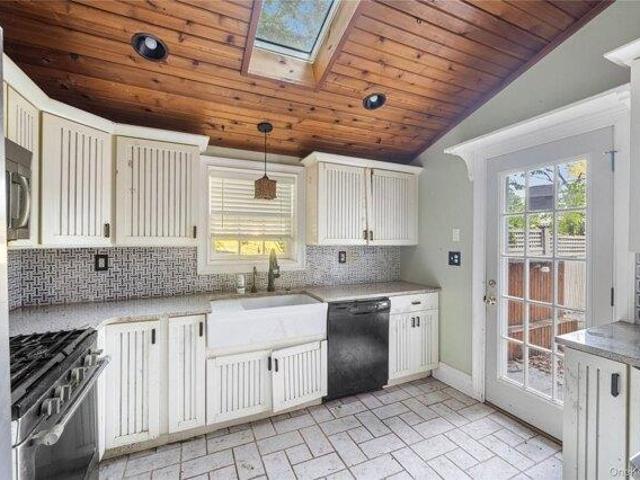 house with 3 bedroom, New City NY ES105204282