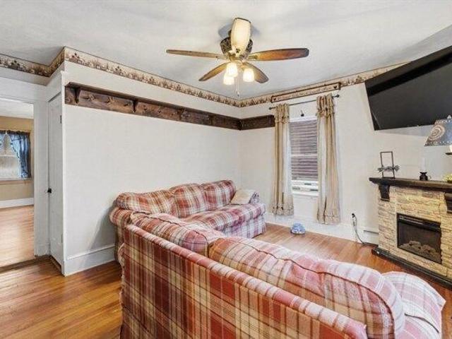 house with 3 bedroom, New Bedford MA DLS102475360