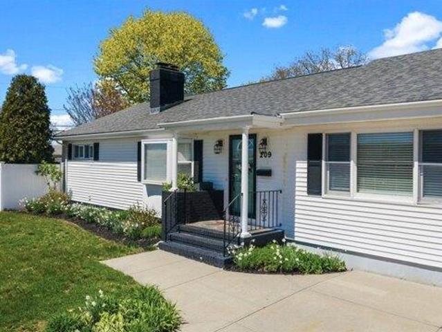 house with 3 bedroom, New Bedford MA DS102779139
