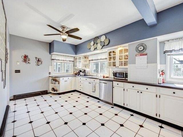 house with 3 bedroom, New Bedford MA DS102960421