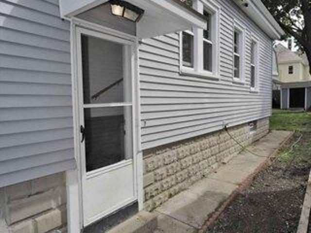 house with 3 bedroom, New Bedford MA ES103127971