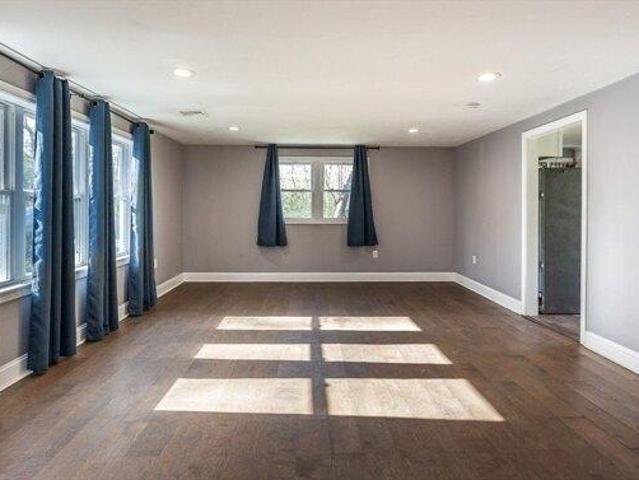 house with 3 bedroom, New Bedford MA ES103494592