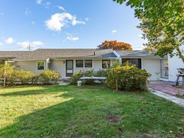 house with 3 bedroom, New Bedford MA ES103433308