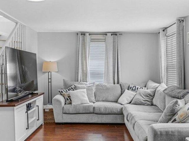 house with 3 bedroom, New Bedford MA ES103929427