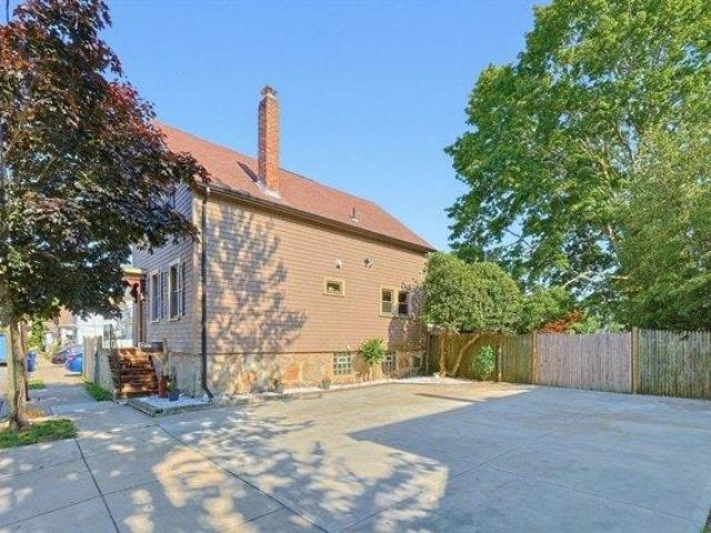 house with 3 bedroom, New Bedford MA ES104298052