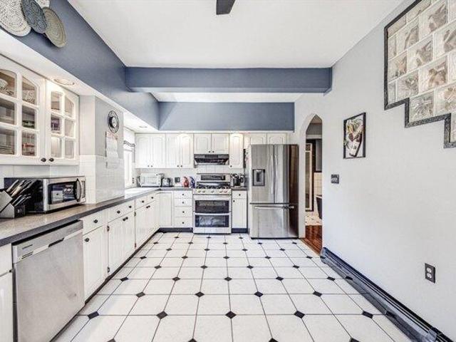 house with 3 bedroom, New Bedford MA ES104510862