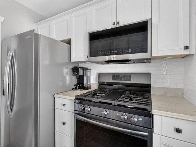 house with 3 bedroom, New Bedford MA ES104789254