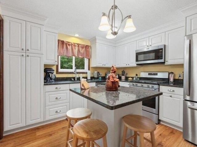 house with 3 bedroom, New Bedford MA ES104850903