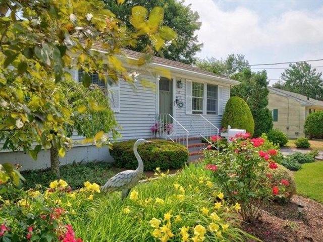 house with 3 bedroom, New Bedford MA ES104833736