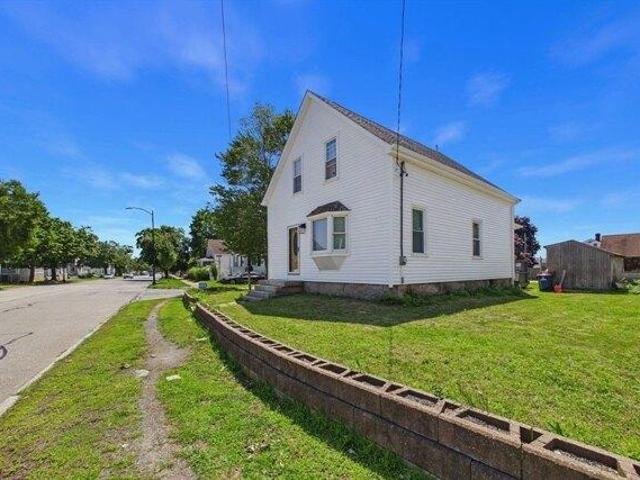 house with 3 bedroom, New Bedford MA ES105082552