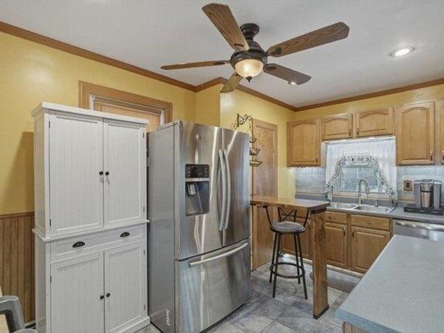 house with 3 bedroom, New Bedford MA ES105092417