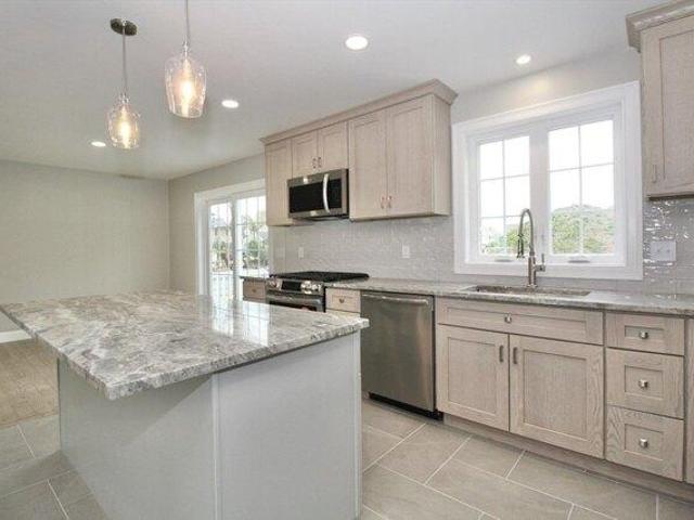 house with 3 bedroom, New Bedford MA ES105174383