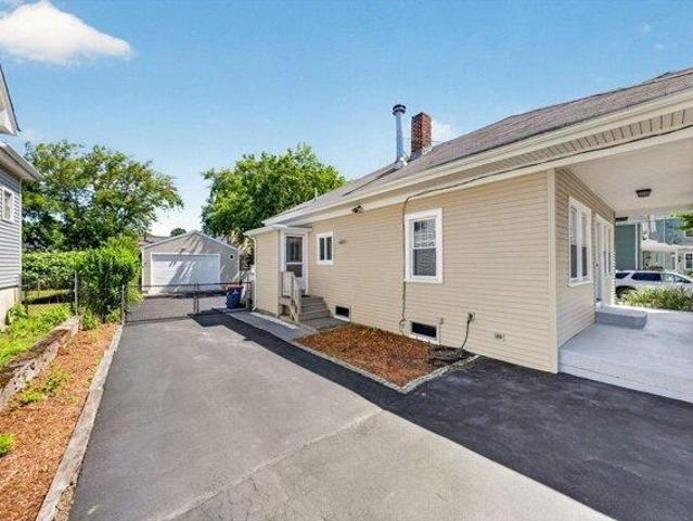 house with 3 bedroom, New Bedford MA ES105105549