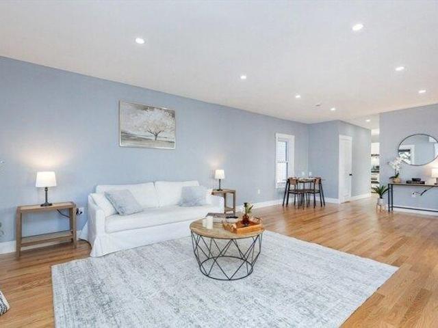 house with 3 bedroom, New Bedford MA ES105203500