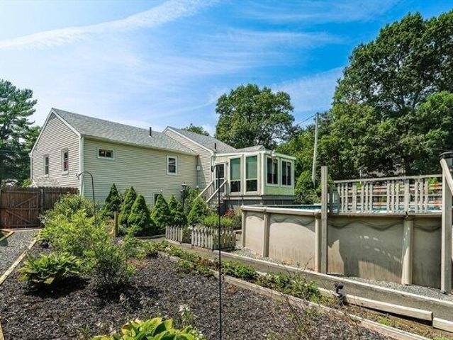 house with 3 bedroom, New Bedford MA ES105206155