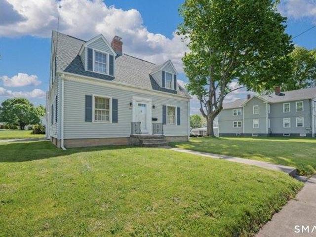 house with 3 bedroom, New Britain CT ES103069283