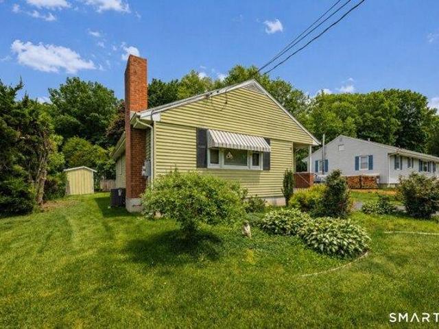 house with 3 bedroom, New Britain CT ES103098051
