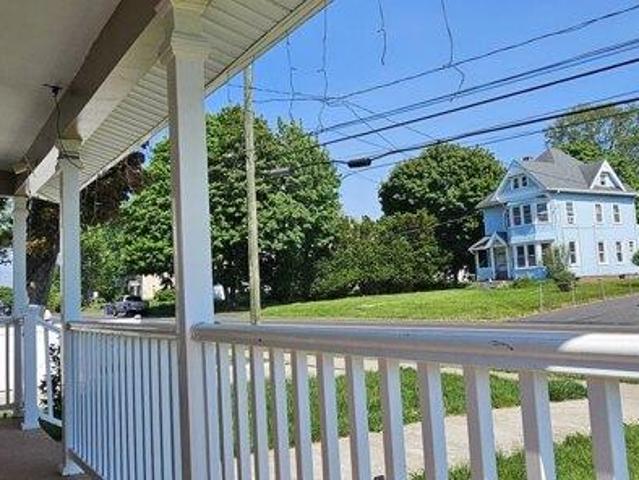 house with 3 bedroom, New Britain CT ES103966828