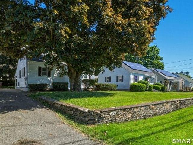 house with 3 bedroom, New Britain CT ES104510797
