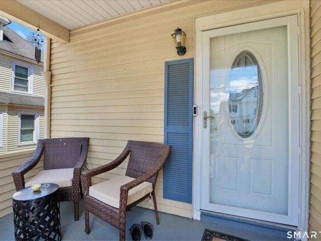 house with 3 bedroom, New Britain CT ES104791350
