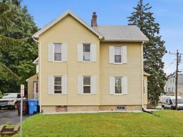 house with 3 bedroom, New Britain CT ES104835840