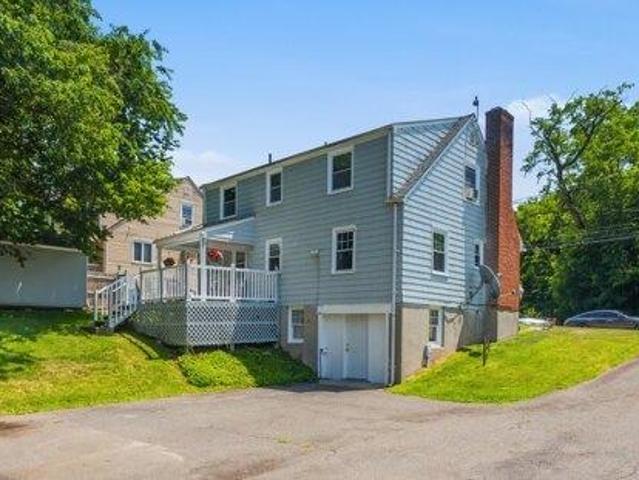 house with 3 bedroom, New Britain CT ES104922360