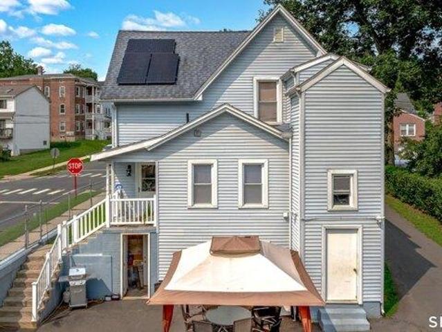 house with 3 bedroom, New Britain CT ES105157973