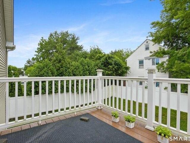 house with 3 bedroom, New Britain CT ES105158851