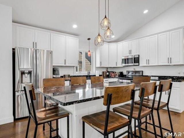 house with 3 bedroom, New Britain CT ES105193178