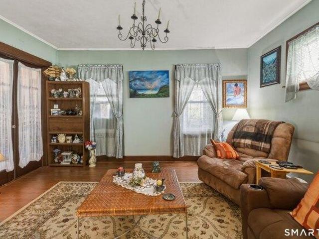 house with 3 bedroom, New Britain CT ES105104746