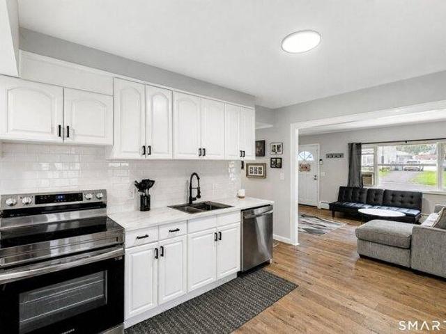 house with 3 bedroom, New Britain CT ES105106037