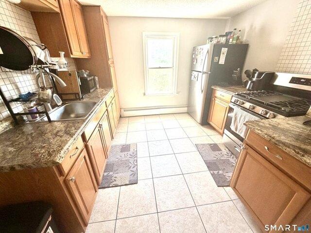 house with 3 bedroom, New Britain CT ES105113649
