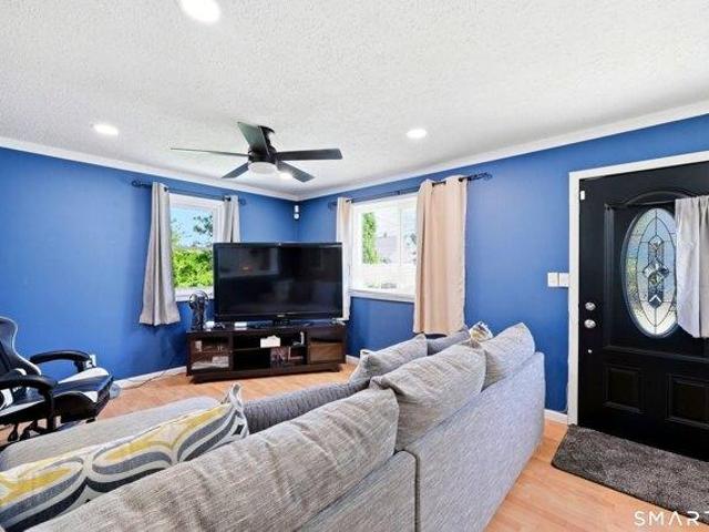 house with 3 bedroom, New Britain CT ES105116004