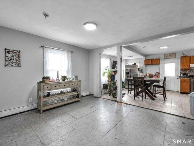 house with 3 bedroom, New Britain CT ES105124131