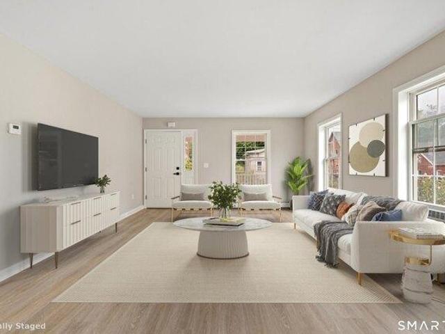 house with 3 bedroom, New Britain CT ES105202529