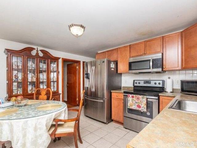 house with 3 bedroom, New Britain CT ES105206794