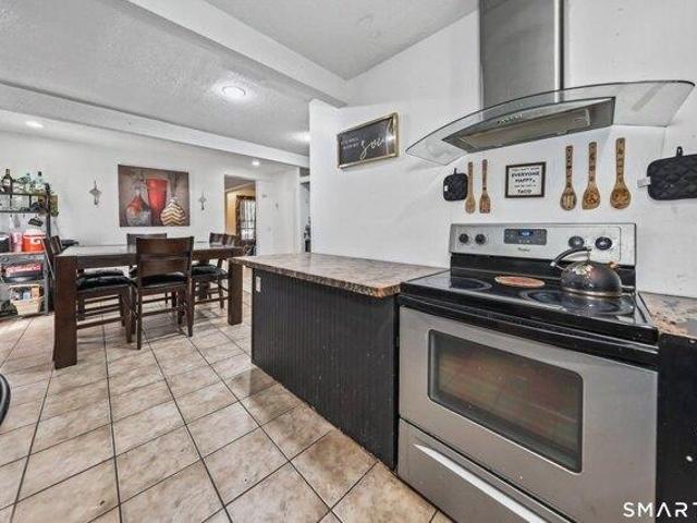 house with 3 bedroom, New Britain CT ES105207800