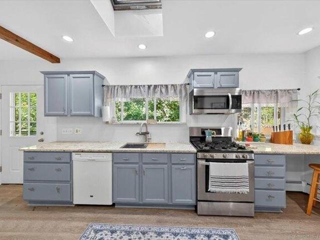 house with 3 bedroom, New Fairfield CT DLS102213951