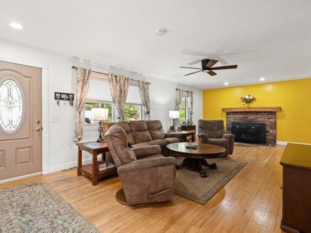 house with 3 bedroom, New Fairfield CT DLS102584454