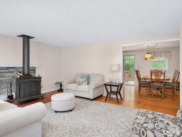 house with 3 bedroom, New Fairfield CT ES104852857