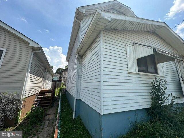 house with 3 bedroom, New Kensington PA ES103600753