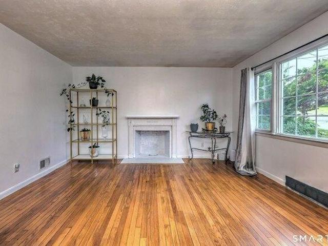 house with 3 bedroom, New Haven CT ES104232414
