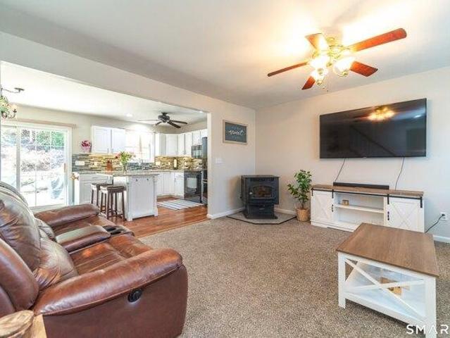 house with 3 bedroom, New Hartford CT ES104832522