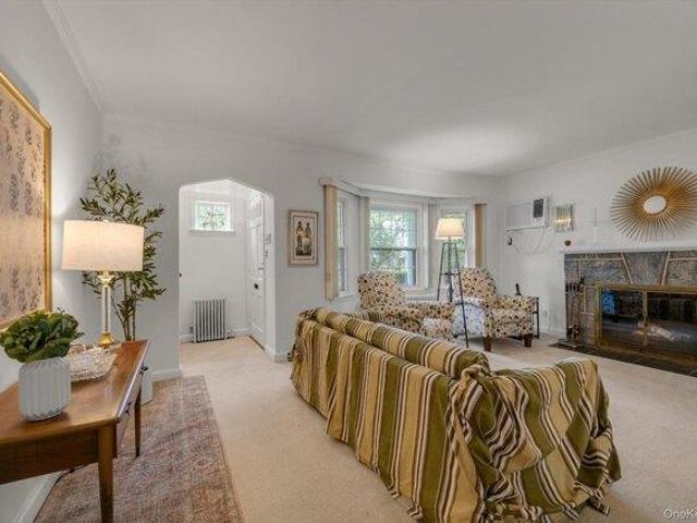 house with 3 bedroom, New Hyde Park NY DS102563249