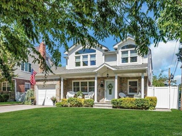 house with 3 bedroom, New Hyde Park NY ES104907750