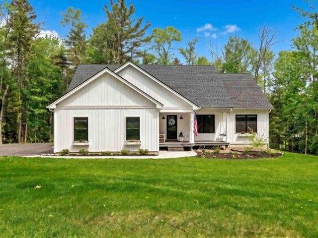 house with 3 bedroom, New London NH ES103499003